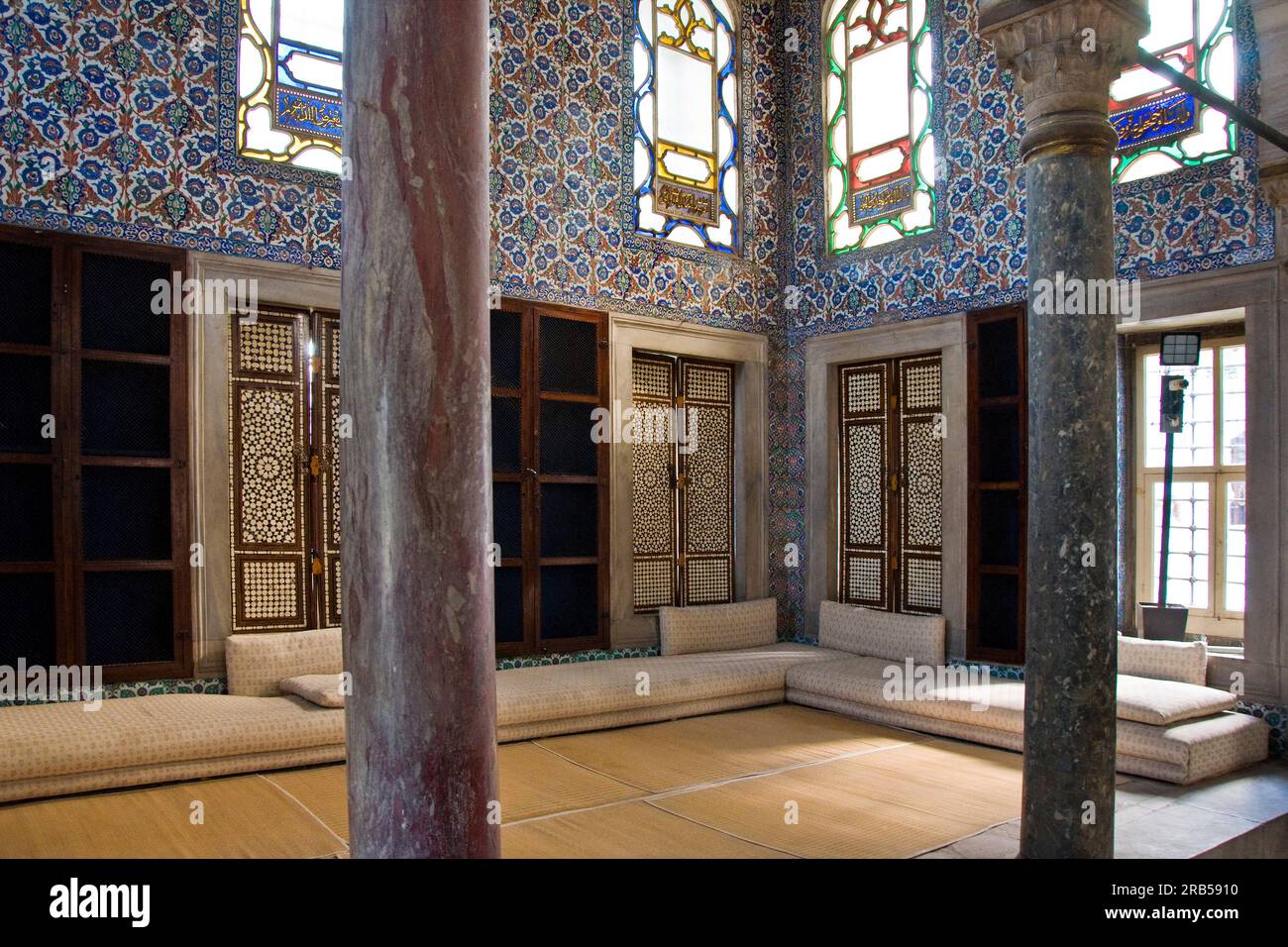 Topkapi palace library hi-res stock photography and images - Alamy