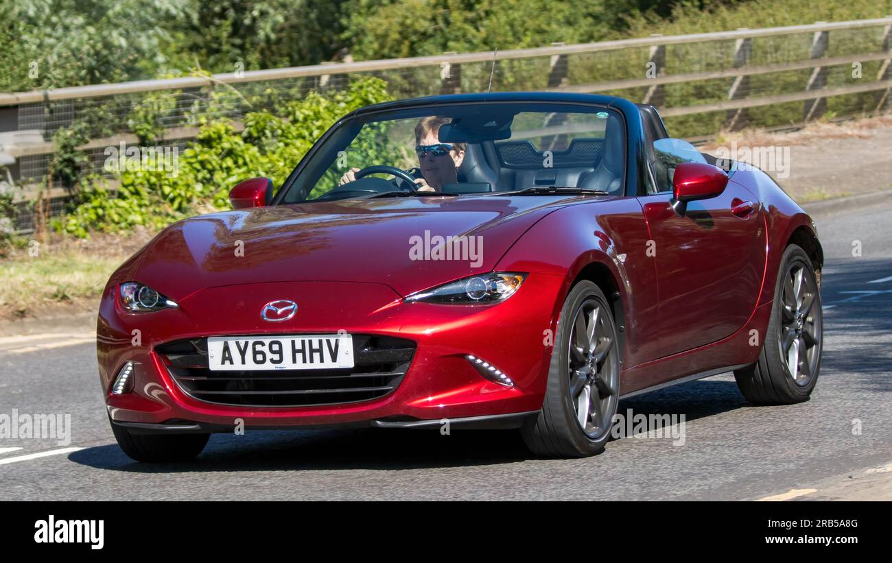 Red open top hi-res stock photography and images - Alamy