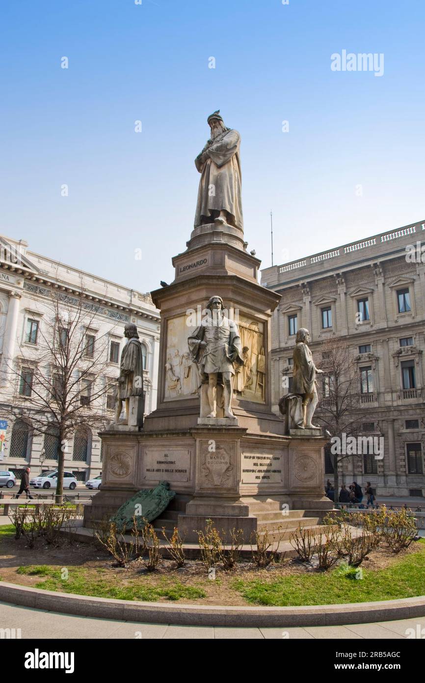Leonardo da vinci monument. pietro magni. Milan. Italy Stock Photo - Alamy