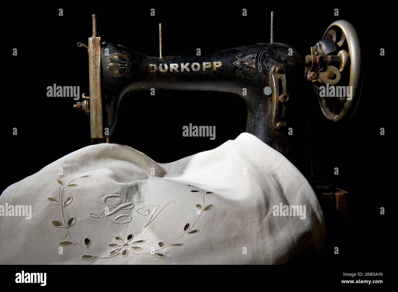 Still life antique sewing machine hi-res stock photography and images ...