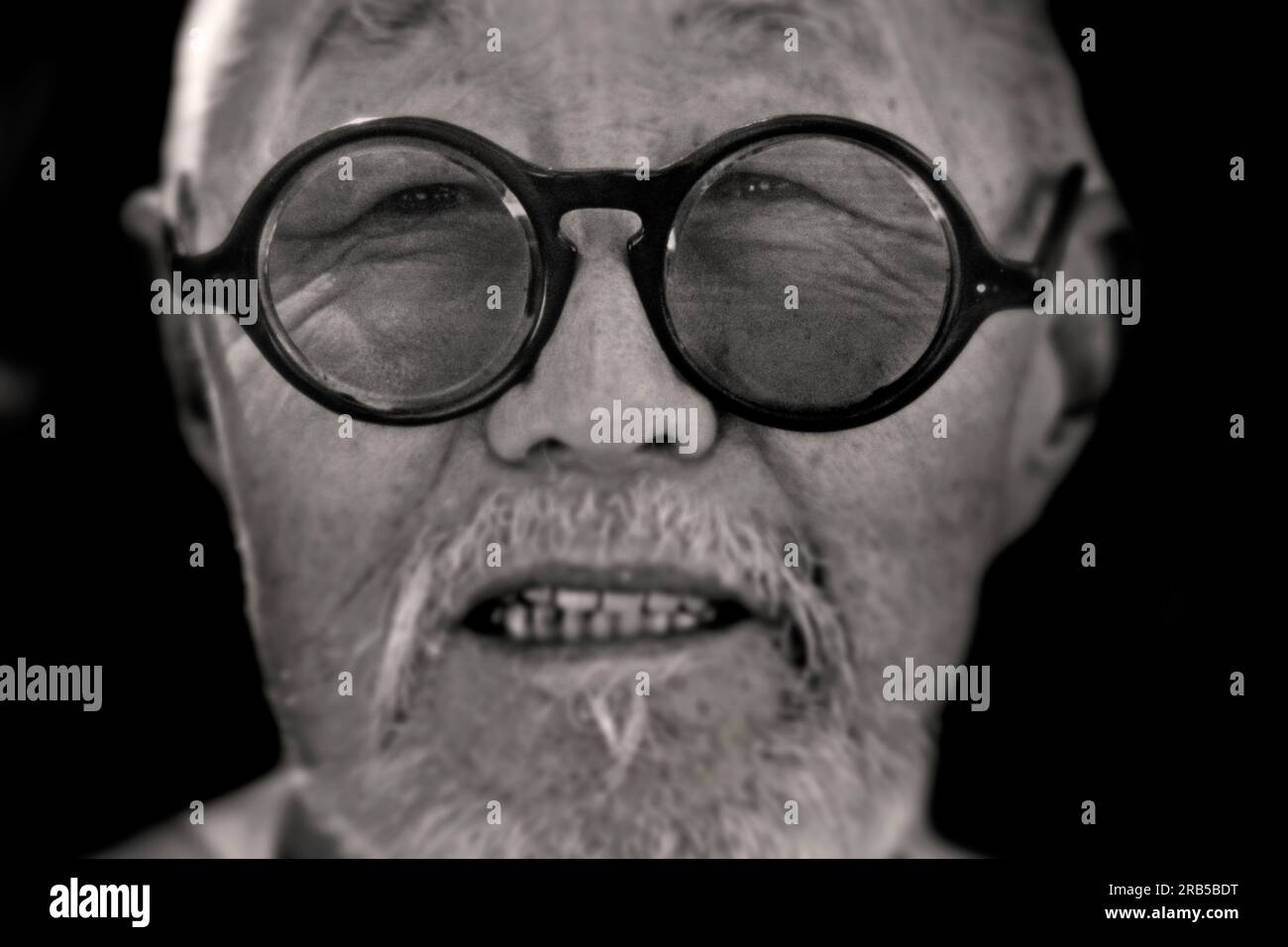 Asian seniors person hi-res stock photography and images - Alamy