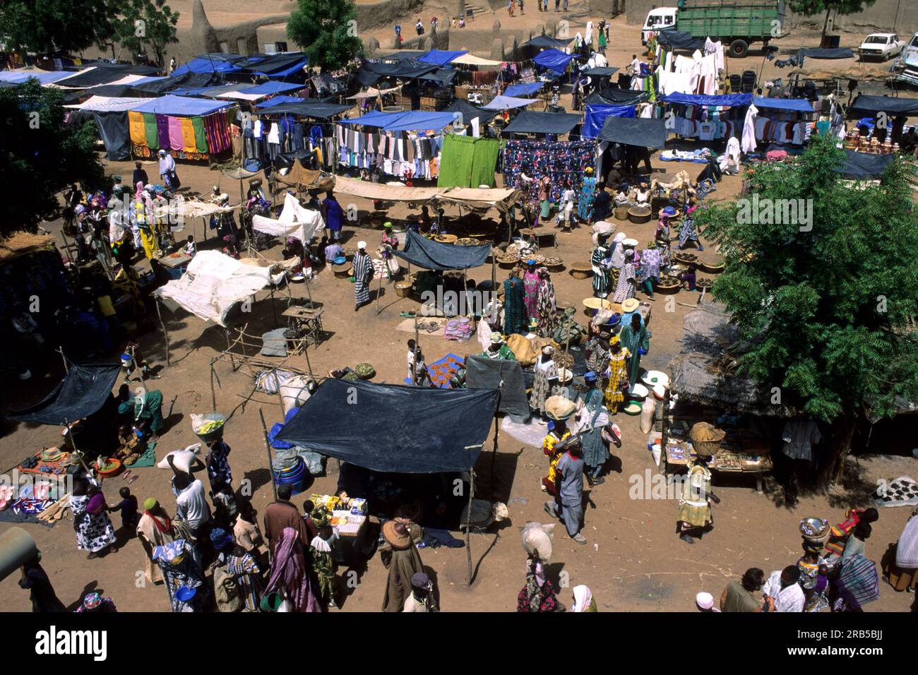 West africa markets hi-res stock photography and images - Alamy