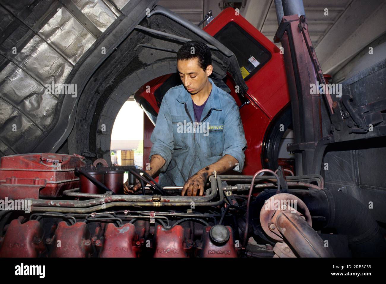 Machine shop mechanics hi-res stock photography and images - Alamy