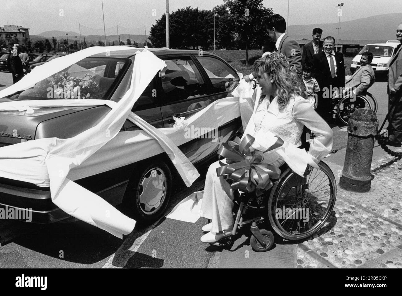 Marriage cars hi-res stock photography and images - Alamy