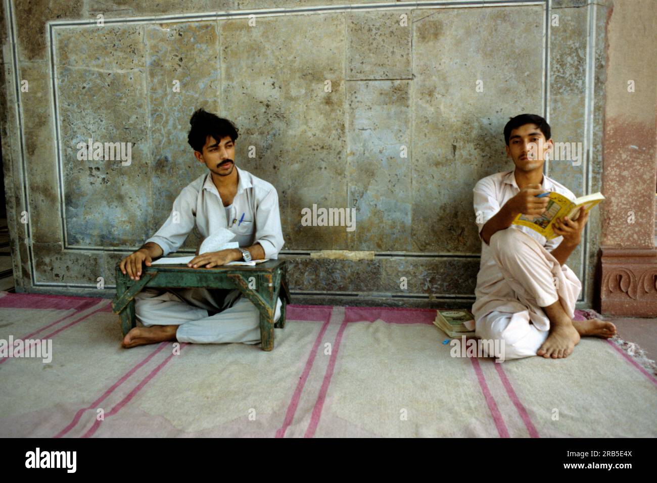 Two pakistani men hi-res stock photography and images - Alamy