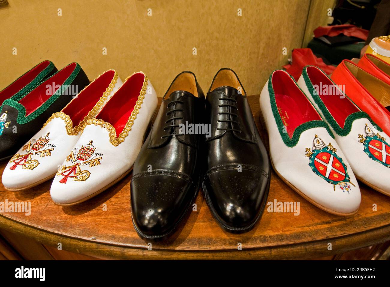 Hand Made Shoes By Adriano Stefanelli. The Shoemaker Who Manufactures ...
