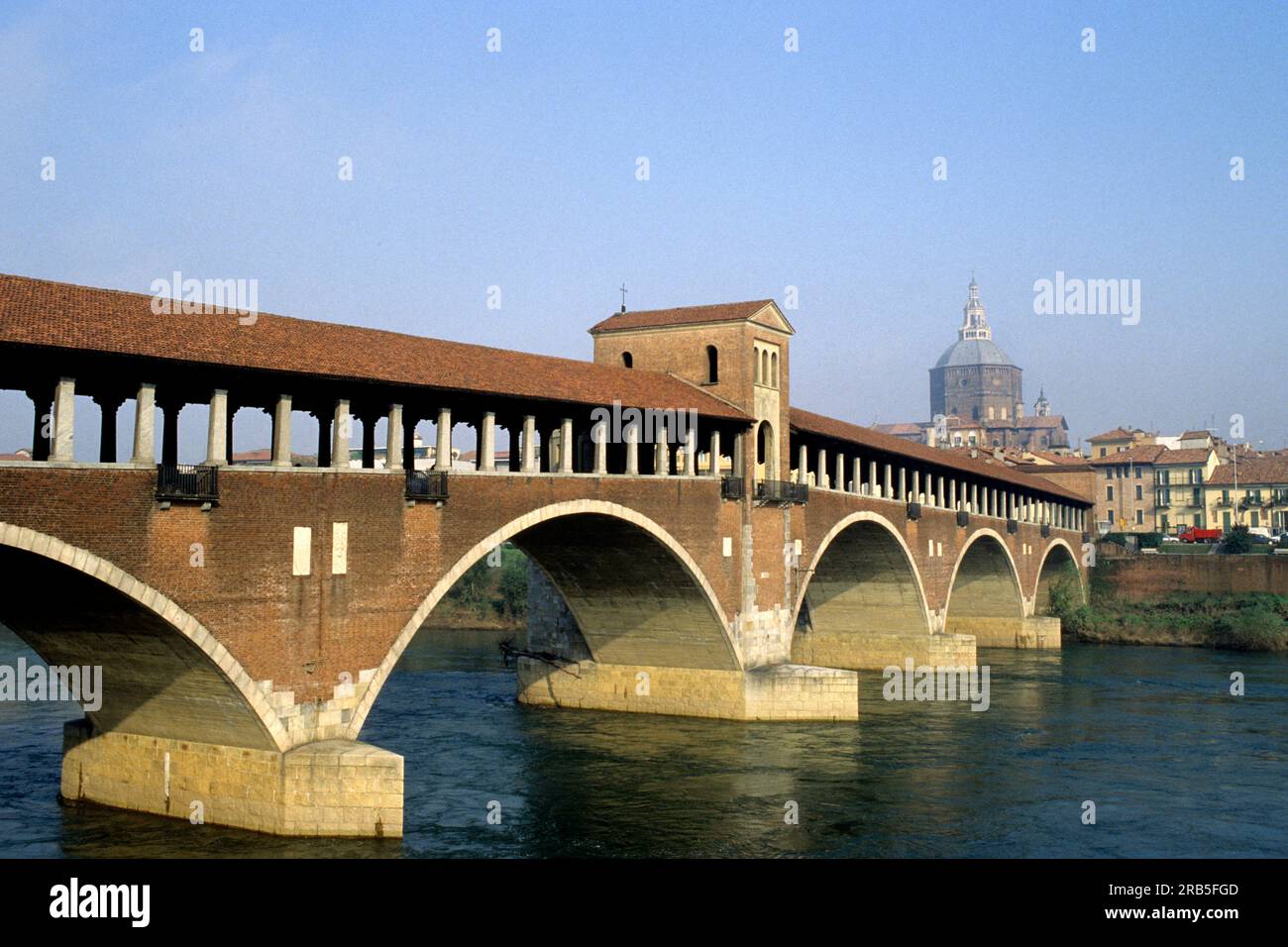 Ponte coperto covered bridge hi-res stock photography and images - Alamy