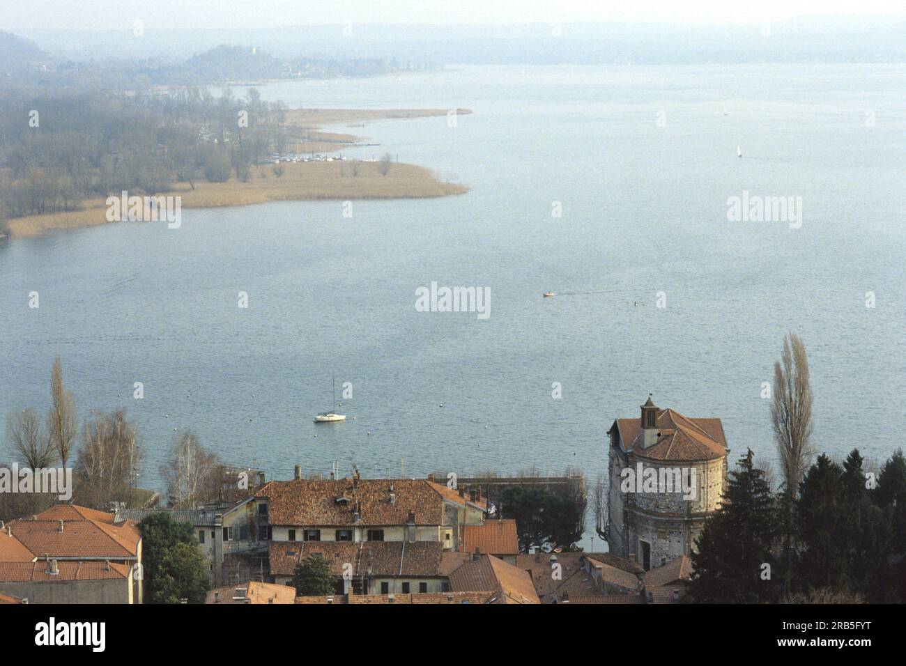 Angera lago maggiore hi-res stock photography and images - Alamy