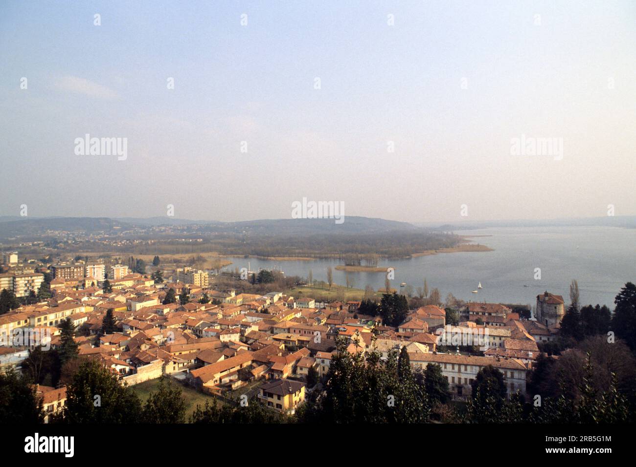 Angera lago maggiore hi-res stock photography and images - Alamy