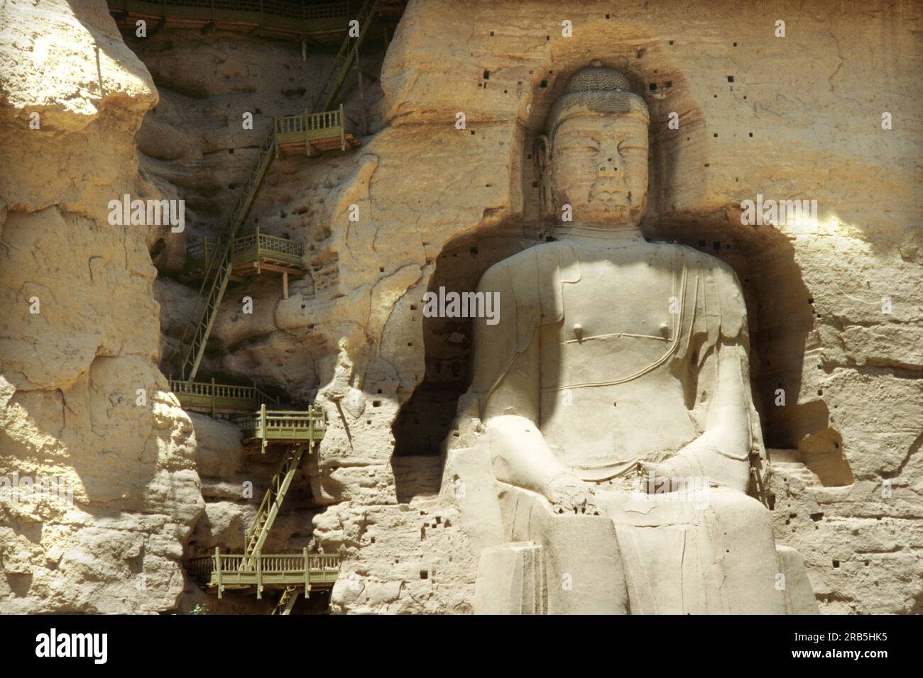 Longmen grottoes china hi-res stock photography and images - Alamy