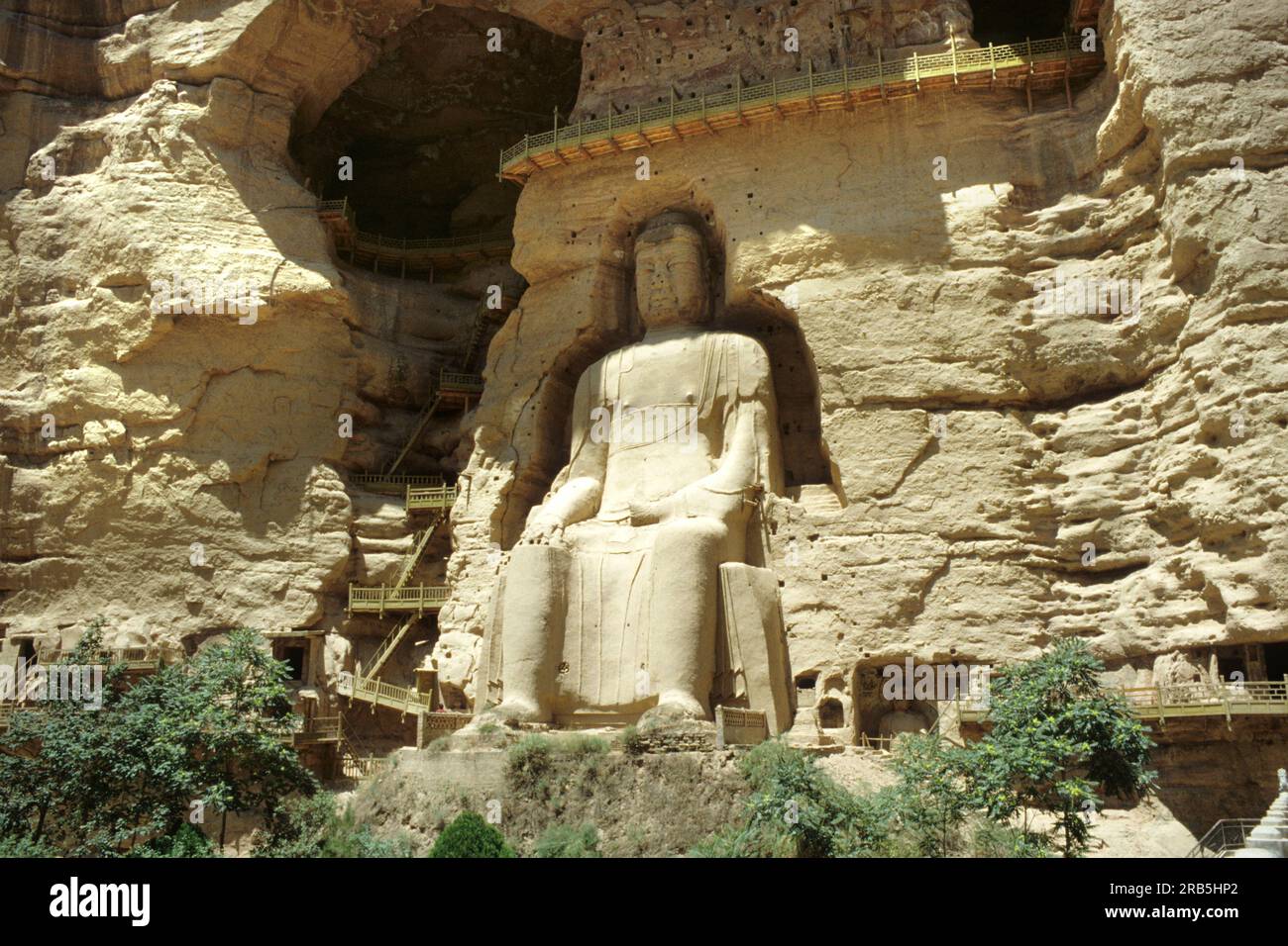 Longmen grottoes china hi-res stock photography and images - Alamy