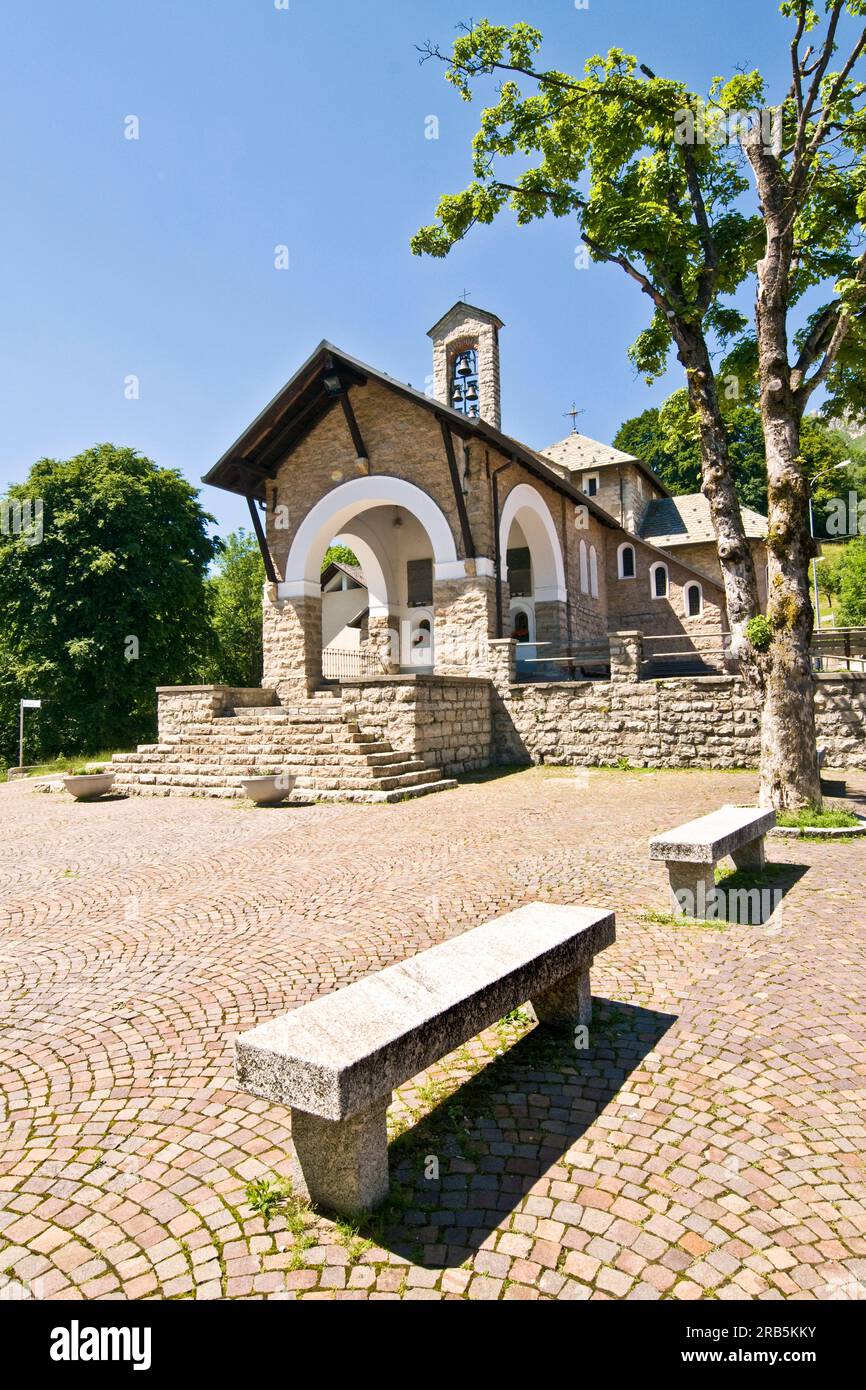 Resinelli hi-res stock photography and images - Alamy