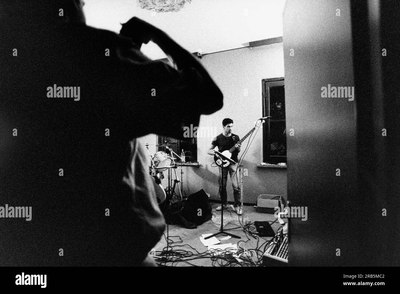 Group playing guitar Black and White Stock Photos & Images - Alamy