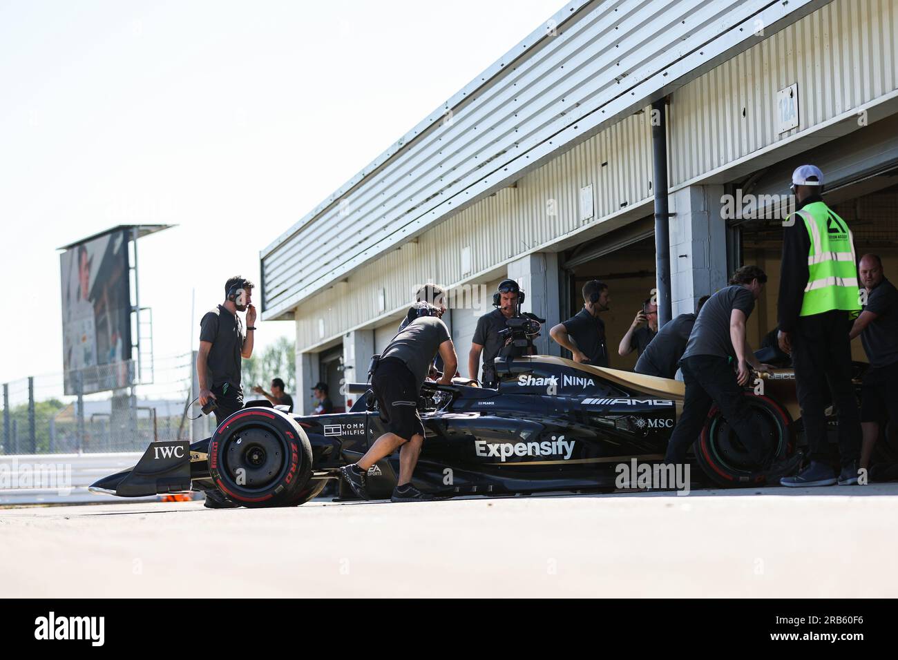 09 PEARCE Joshua, Modified F2 car prepared by Mercedes Applied Science ...