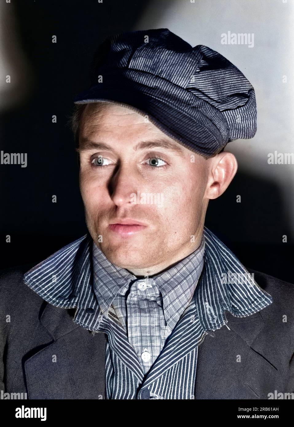 Unemployed coal miner, head and shoulders portrait, Herrin, Illinois ...