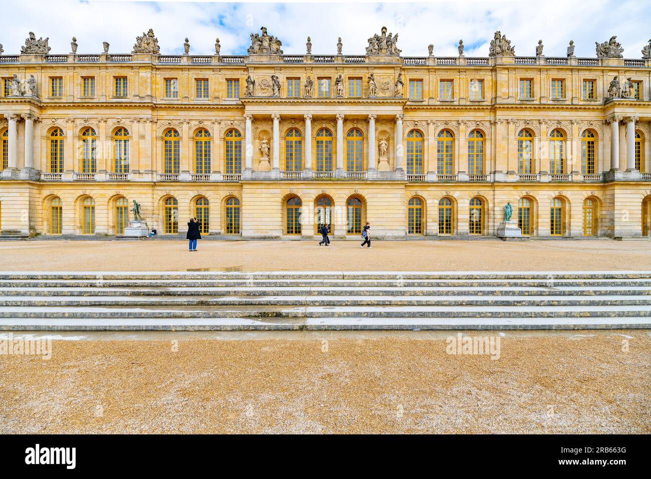 Chateau Versailles exterior view from park. Paris, France Stock Photo ...