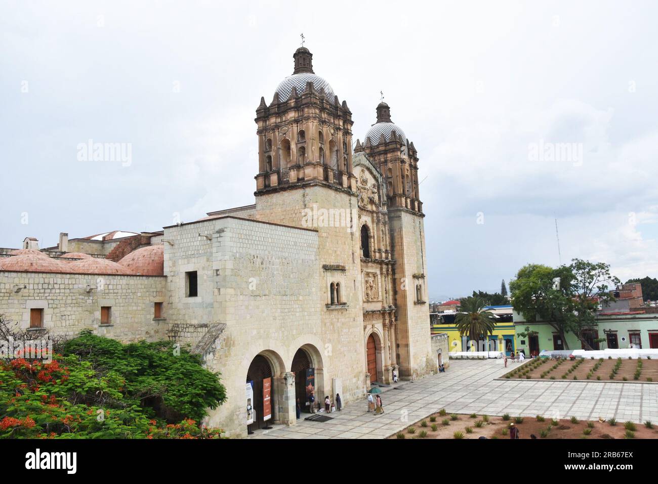 Catedral Santo Domingo de Guzmán, Oaxaca, Mexico Stock Photo - Alamy