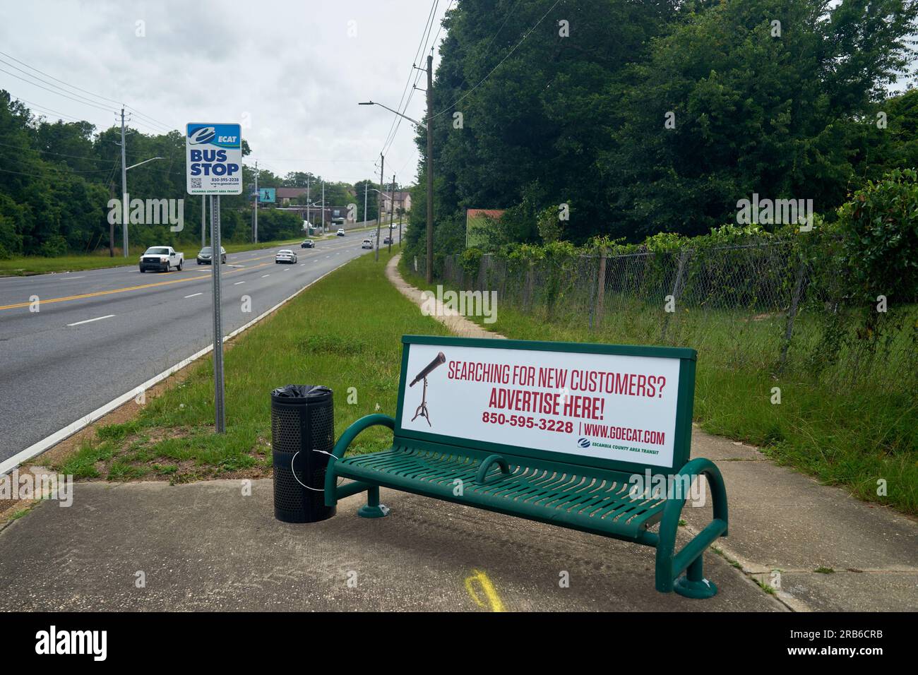 Bus stop and bench at Michigan Ave & East Shore Dr Stock Photo - Alamy