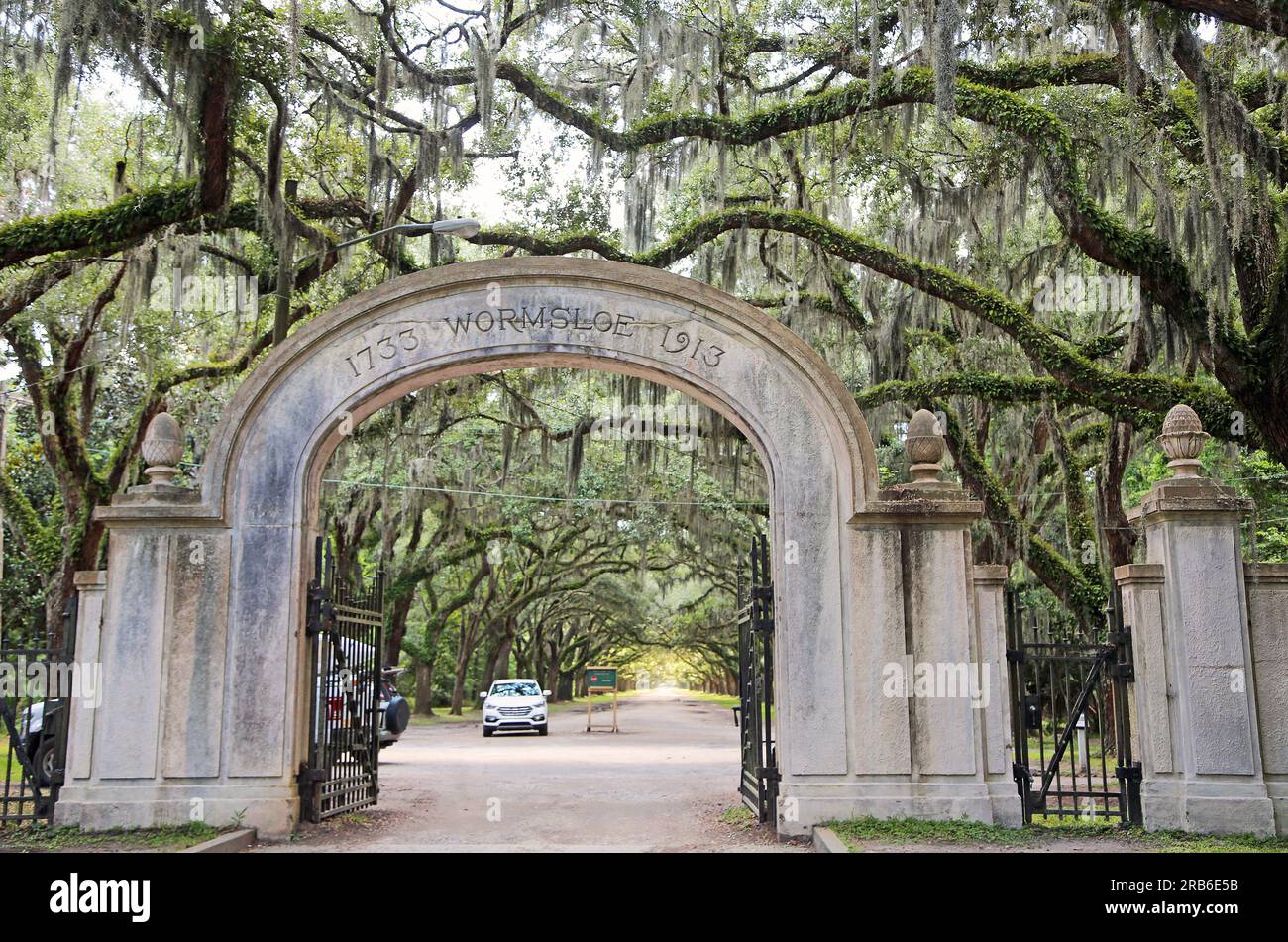 Entrance gate to Wormsloe Plantation, Savannah, Georgia Stock Photo - Alamy