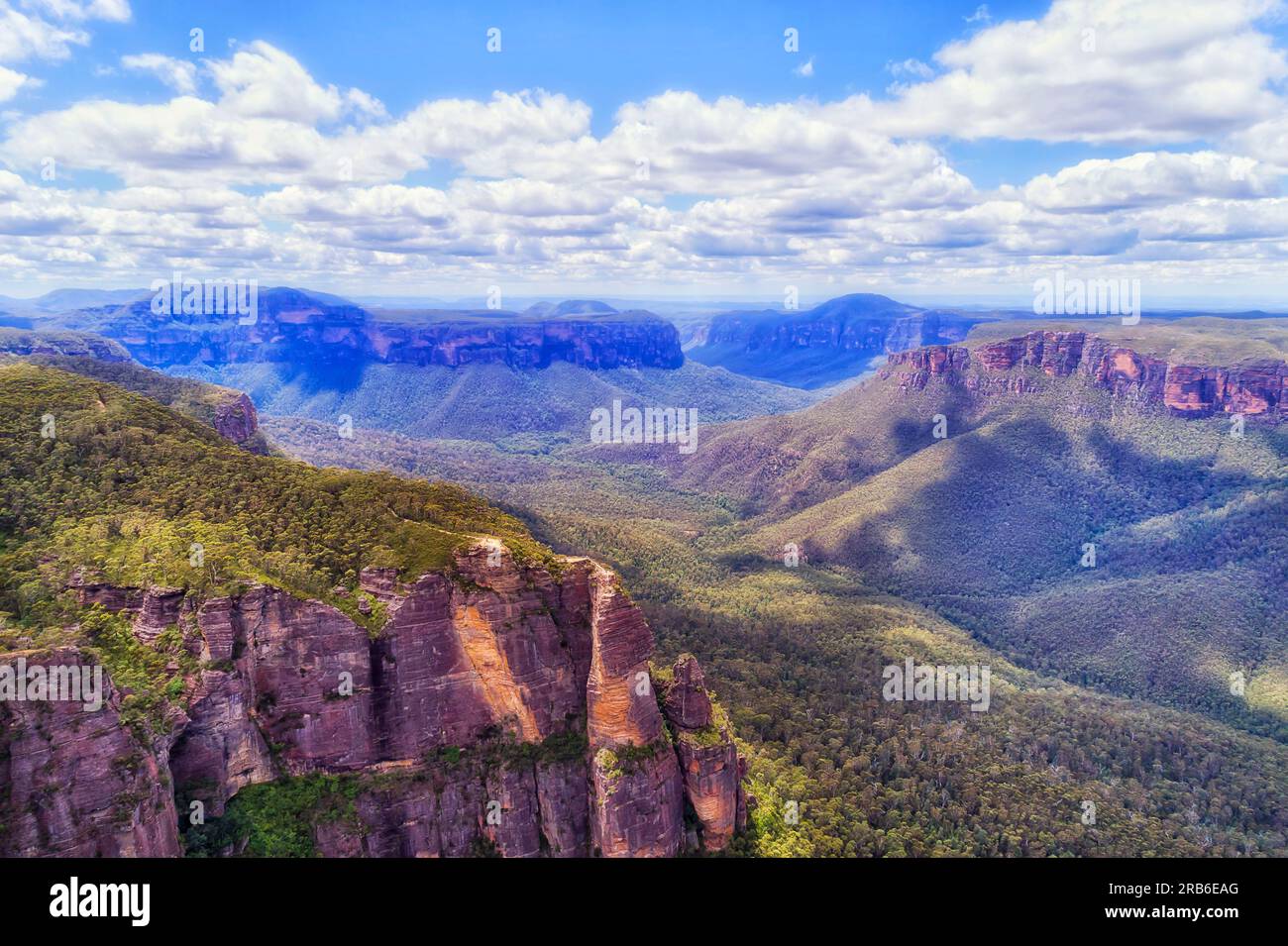 Blue Mountains Govetts leap rock formation of Pulpit rock scenic ...