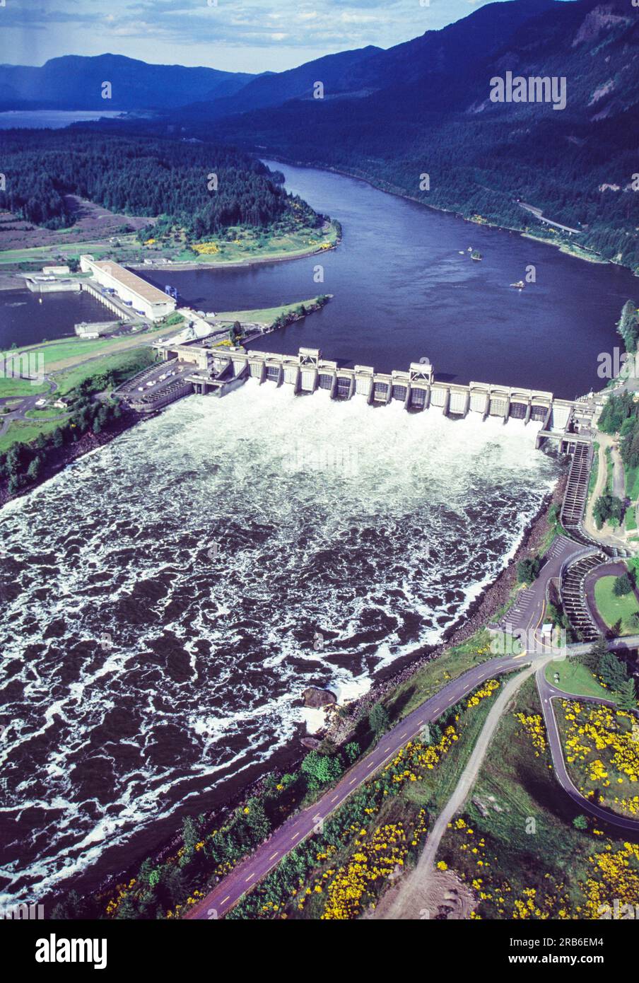 Columbia river dam aerial hi-res stock photography and images - Alamy