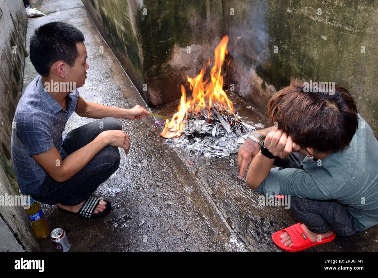 Asian death ritual hi-res stock photography and images - Alamy