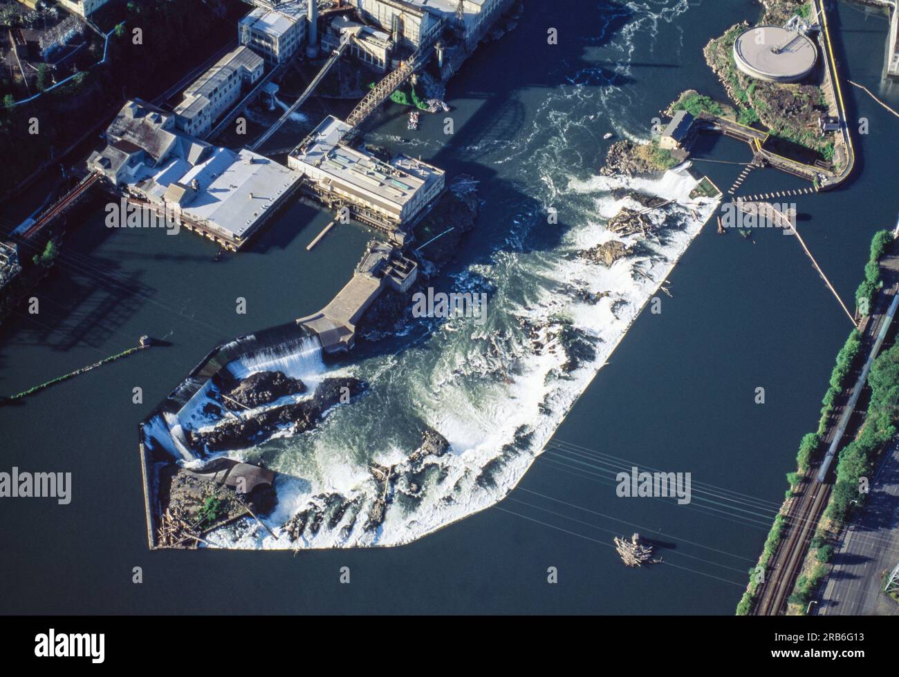 Willamette falls power plant hi-res stock photography and images - Alamy