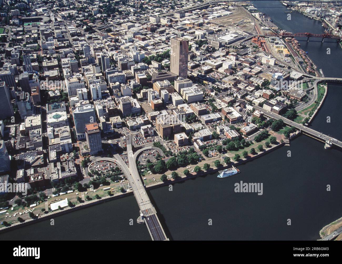 Portland aerial cityscape river bridge hi-res stock photography and ...