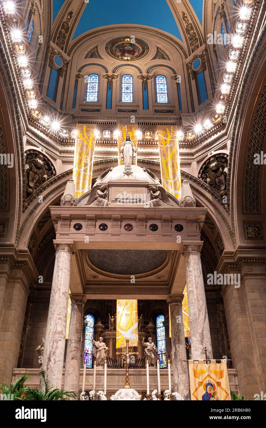 baldachin supported by doric columns above altar and sanctuary inside ...