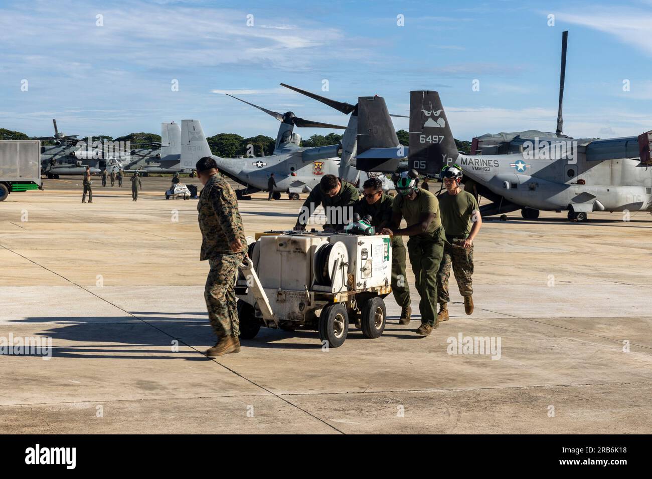 U.S. Marines with Marine Medium Tiltrotor Squadron (VMM) 163 ...