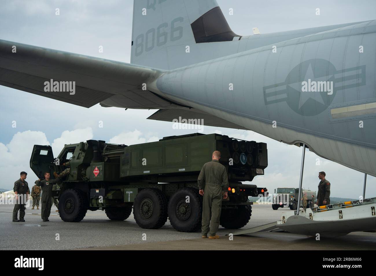 U.S. Marines with Marine Aerial Refueler Transport Squadron (VMGR) 152 ...