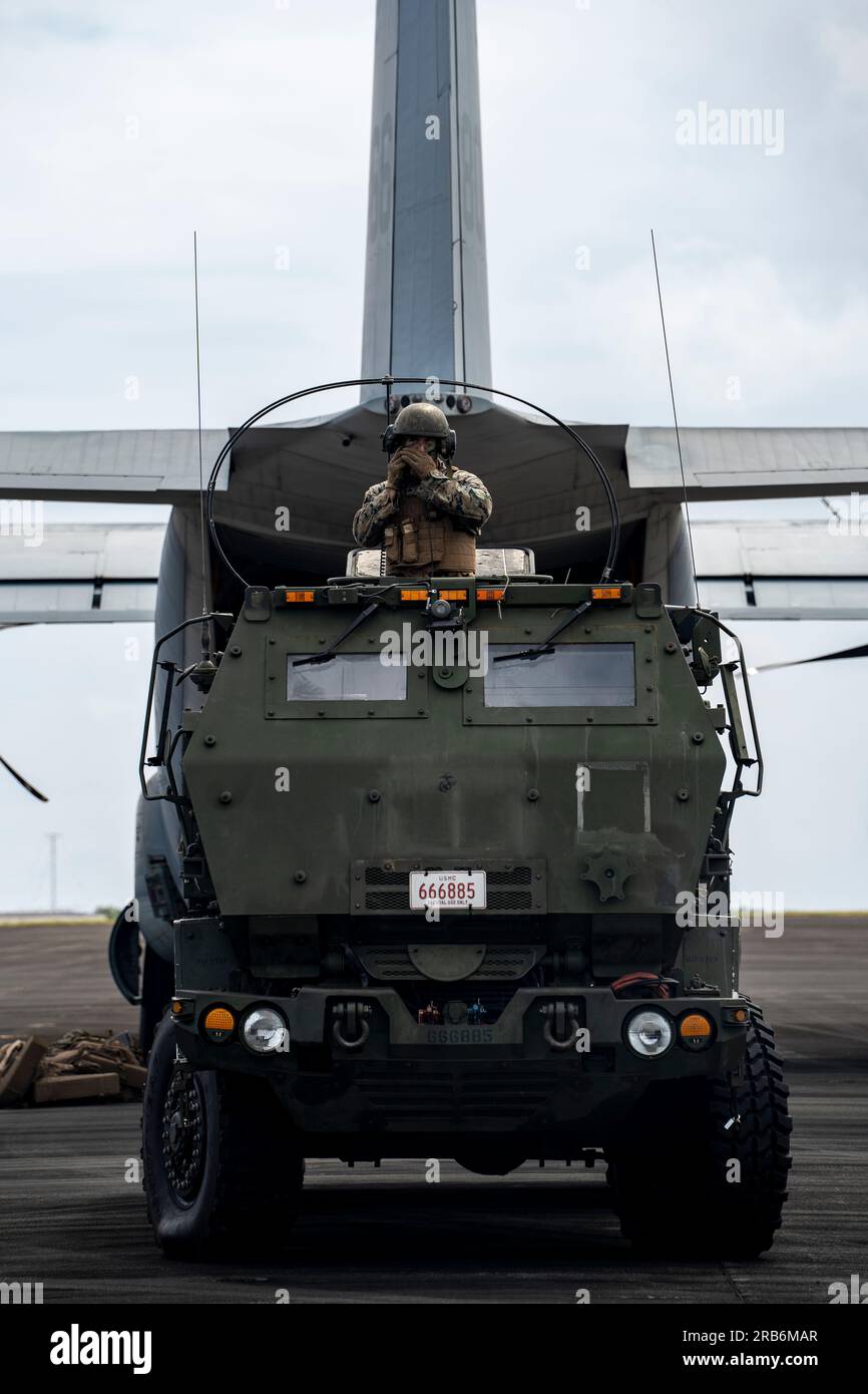 U.S. Marines a with Quebec Battery, 3rd Battalion, 12th Marines, 3d ...