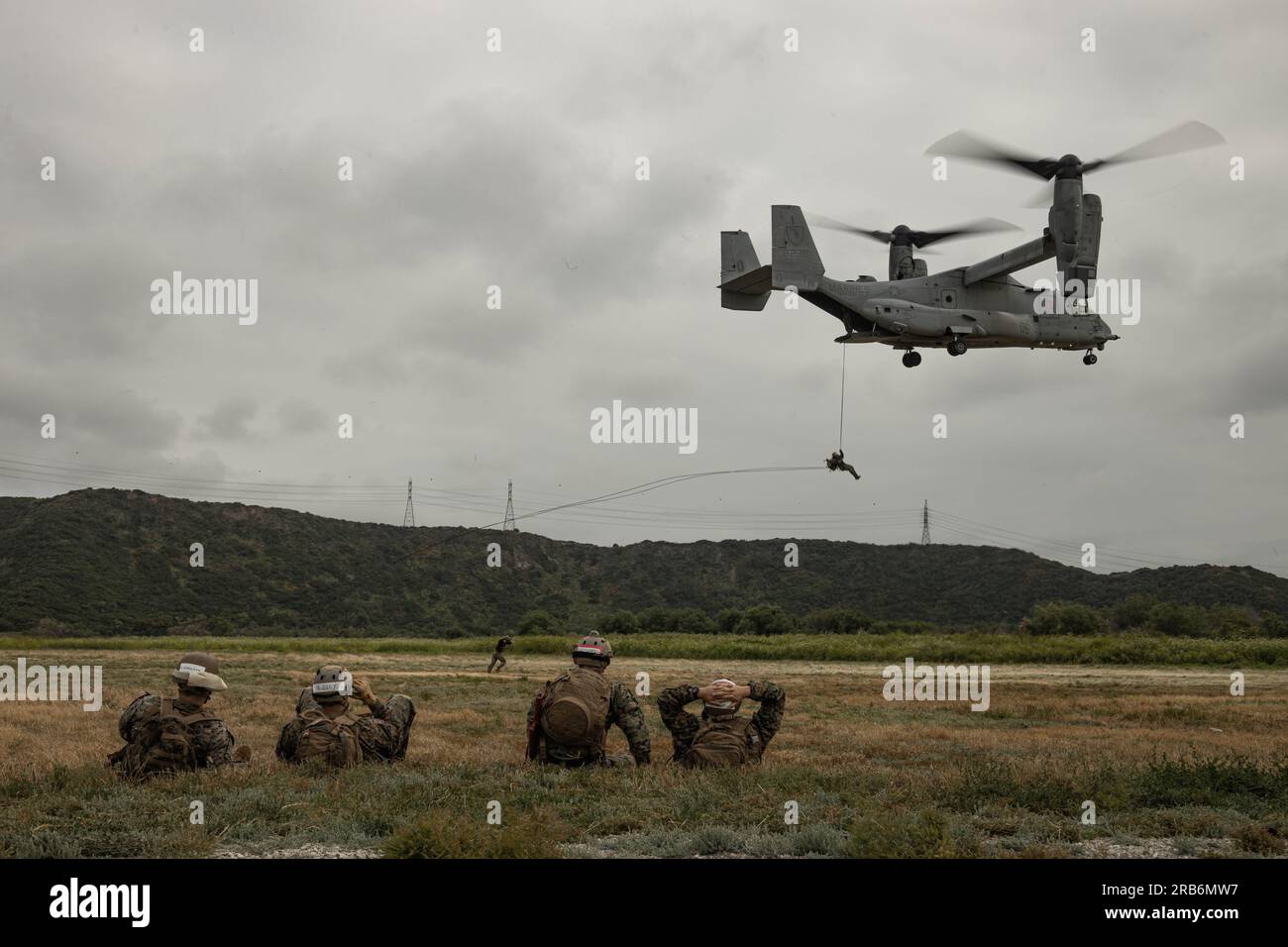 U.S. Marines with 1st Reconnaissance Battalion, 1st Marine Division ...