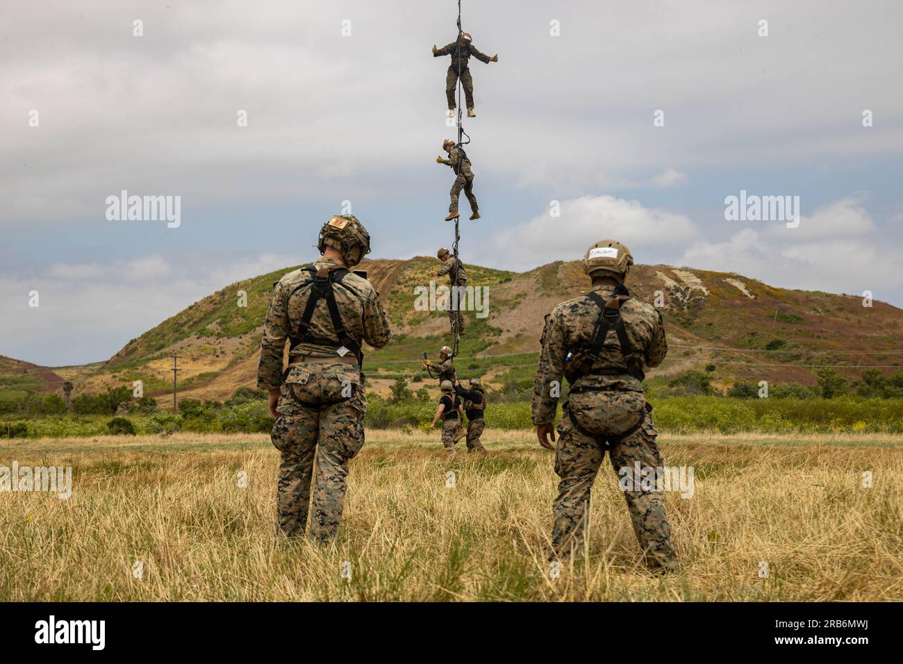 U.S. Marines with 1st Reconnaissance Battalion, 1st Marine Division ...