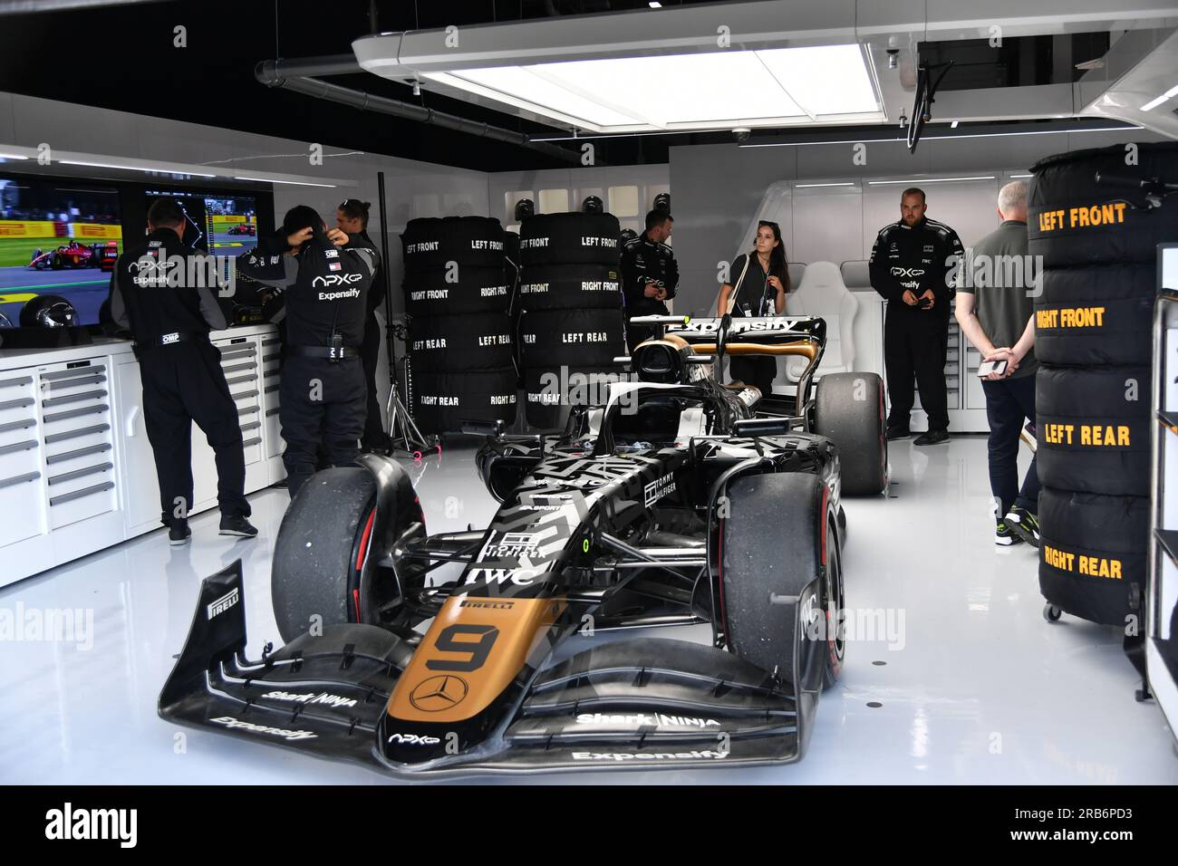 Team apx filming pit formula one in the uk hi-res stock photography and ...
