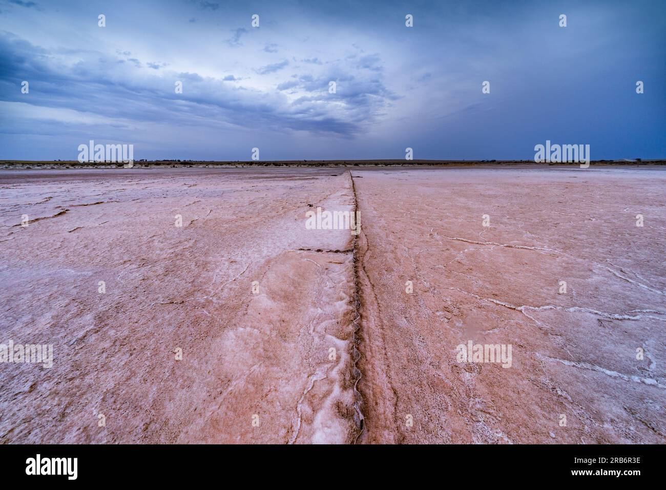 Lake tyrrell victoria hi-res stock photography and images - Alamy