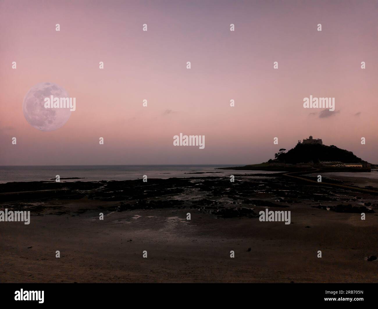 A full moon over St Michaels Mount near Marazion in Cornwall, UK Stock ...