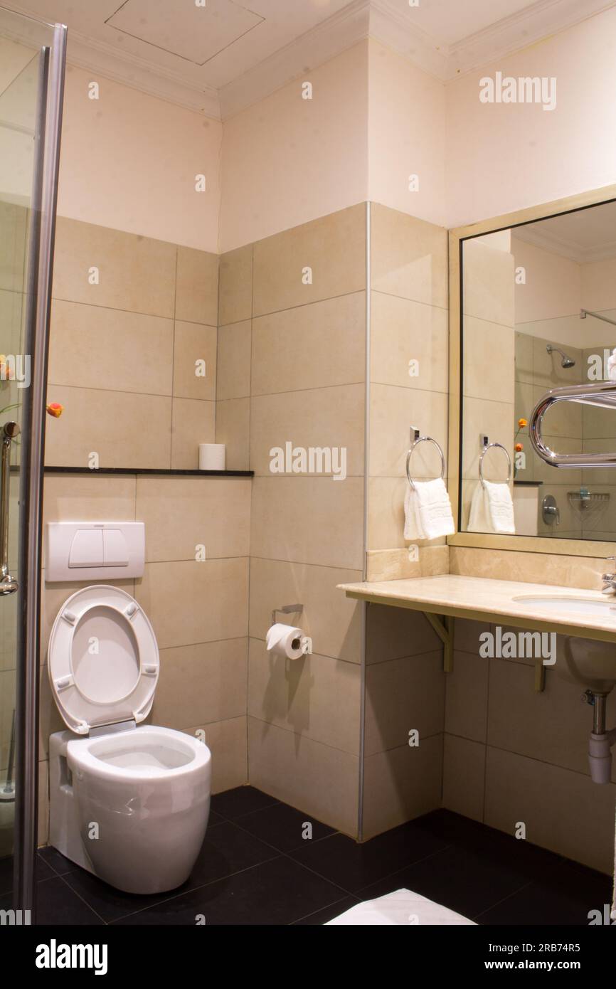 Alba Hotel Meru In lush surroundings on the edge of Mount Kenya ...