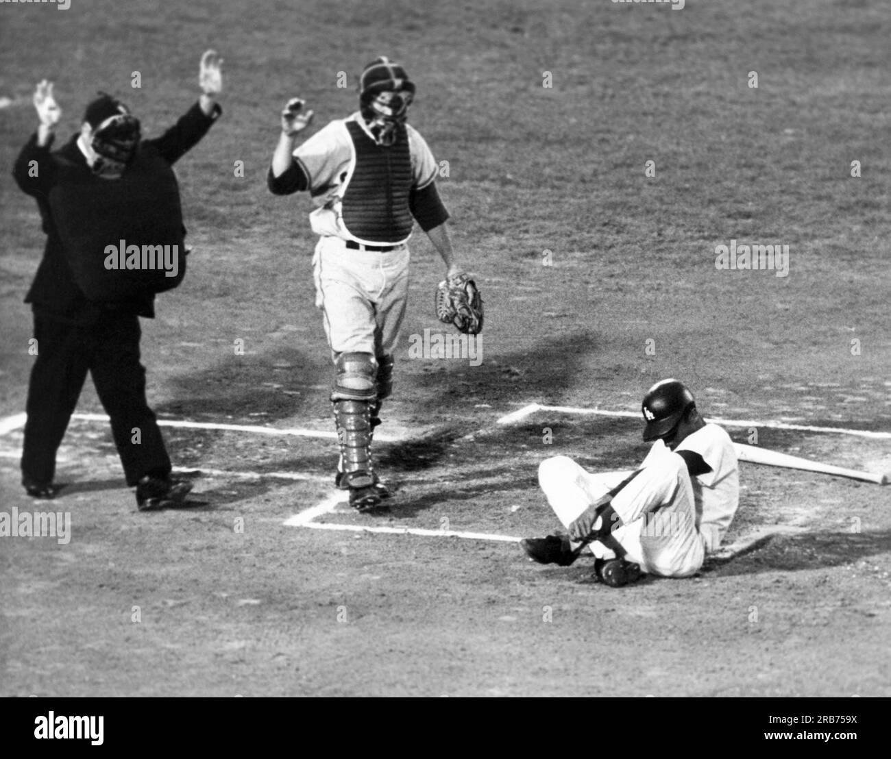 Los Angeles, California: June 14, 1961 L.A. Dodger Willie Davis rolls ...