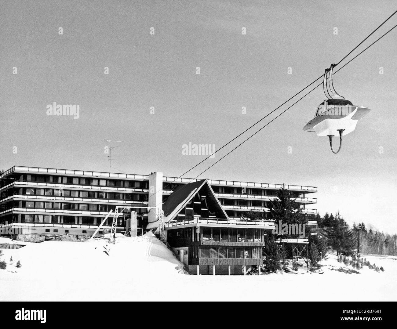 Ski 1960's car hi-res stock photography and images - Alamy