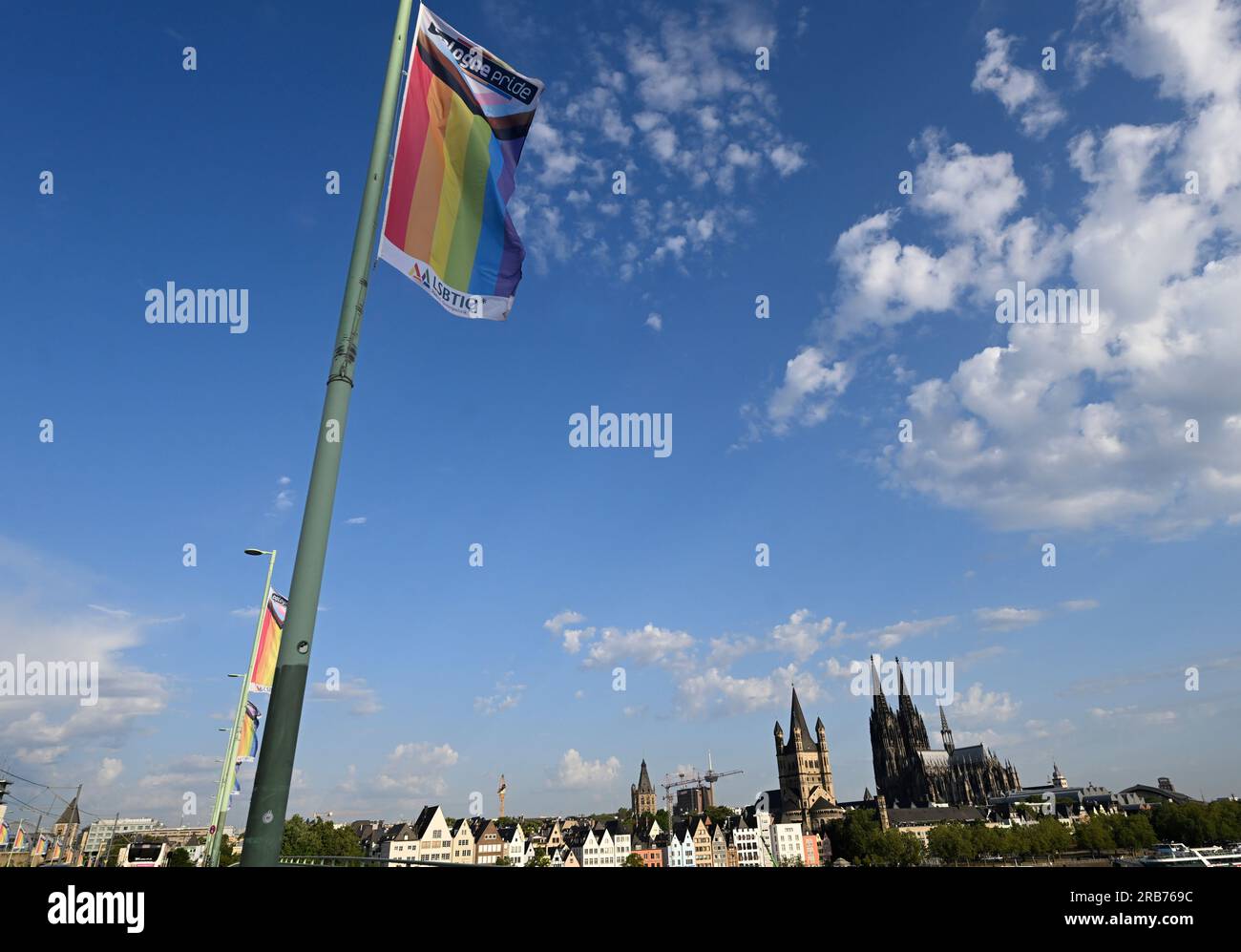 Waving a starting flag hi-res stock photography and images - Alamy