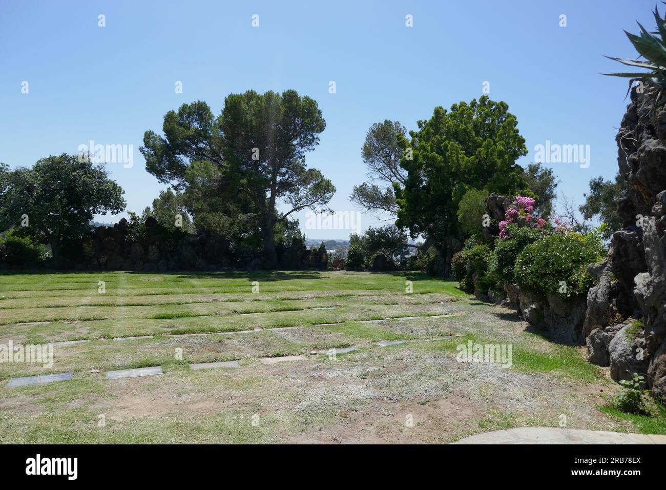 Grotto of holy cross cemetery hi-res stock photography and images - Alamy
