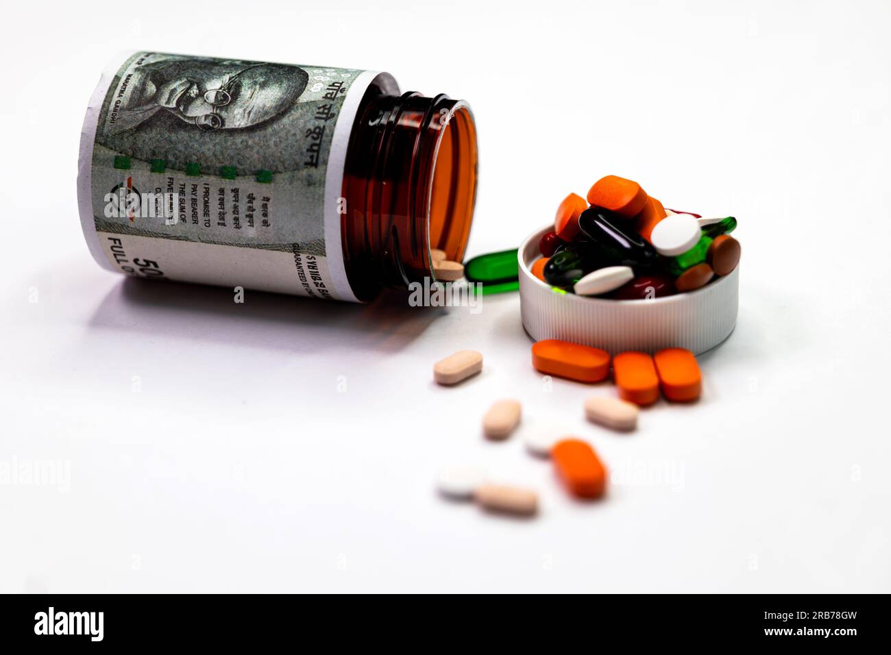 Different pill sizes hi-res stock photography and images - Alamy
