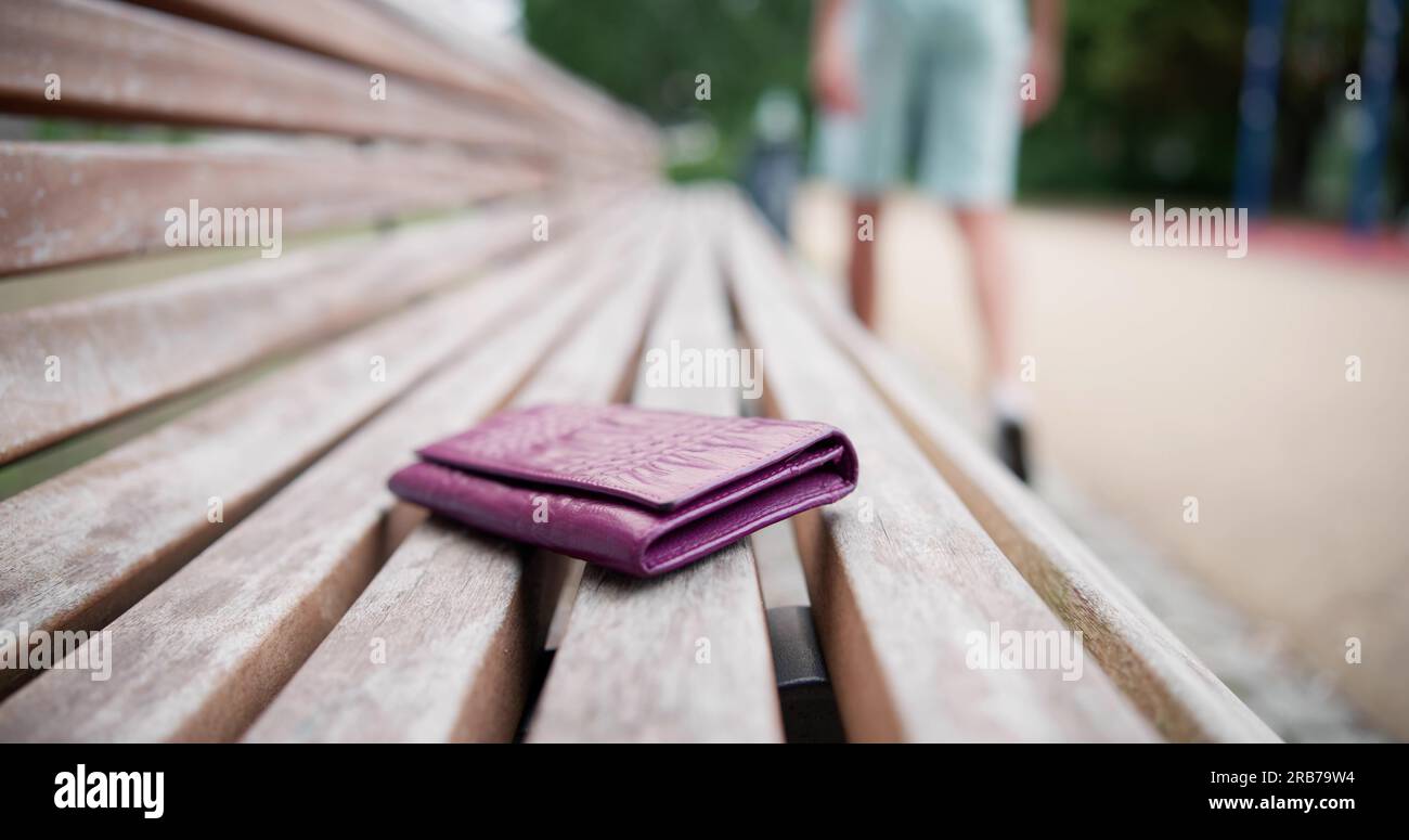 Woman lost personal wallet hi-res stock photography and images - Alamy