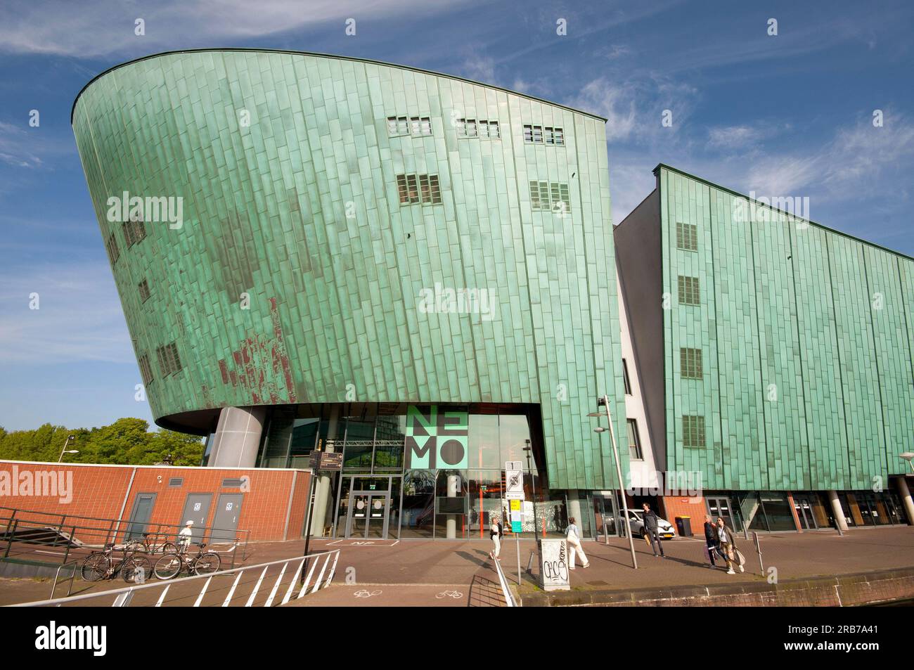 Nemo Science Museum (by architect Renzo Piano) in Amsterdam ...