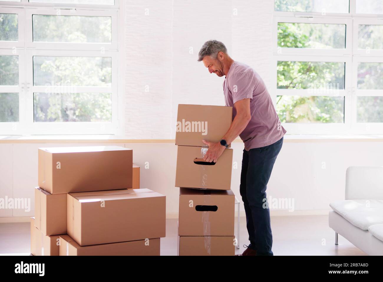 Box bending lifting hi-res stock photography and images - Alamy