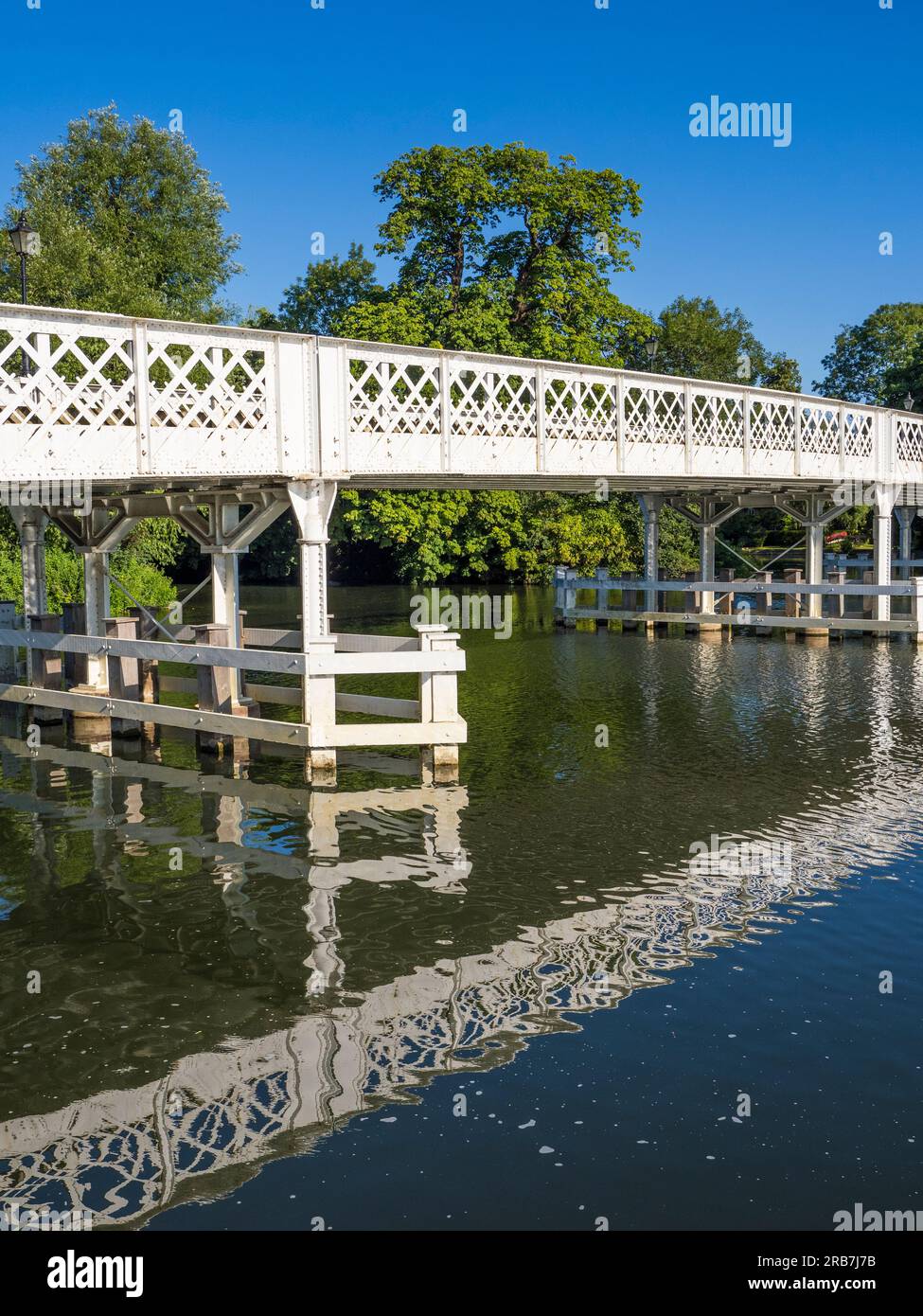 Whitchurch bridge reading hi-res stock photography and images - Alamy