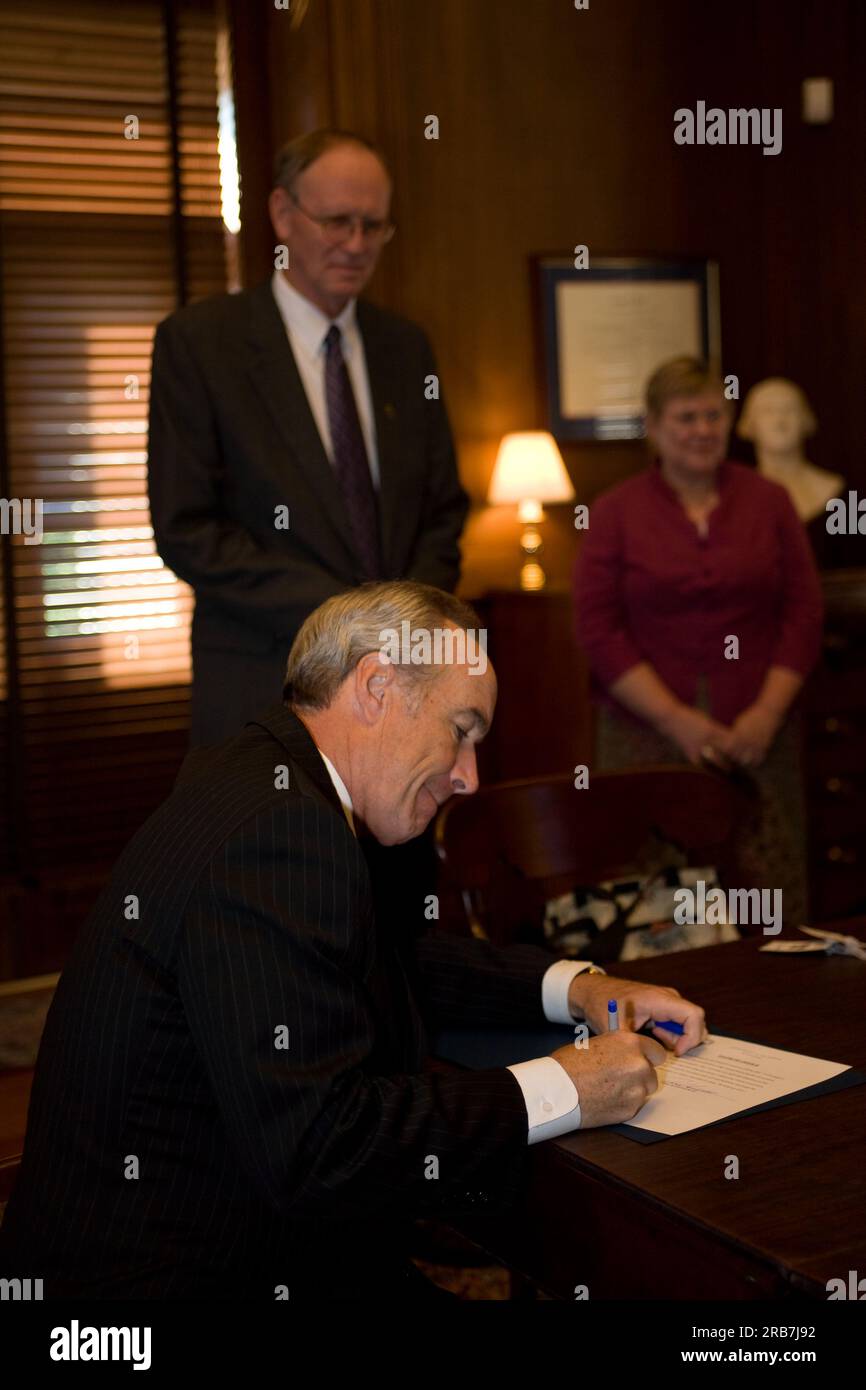 Swearing-in ceremony for Brent Wahlquist as Director of the Office of ...