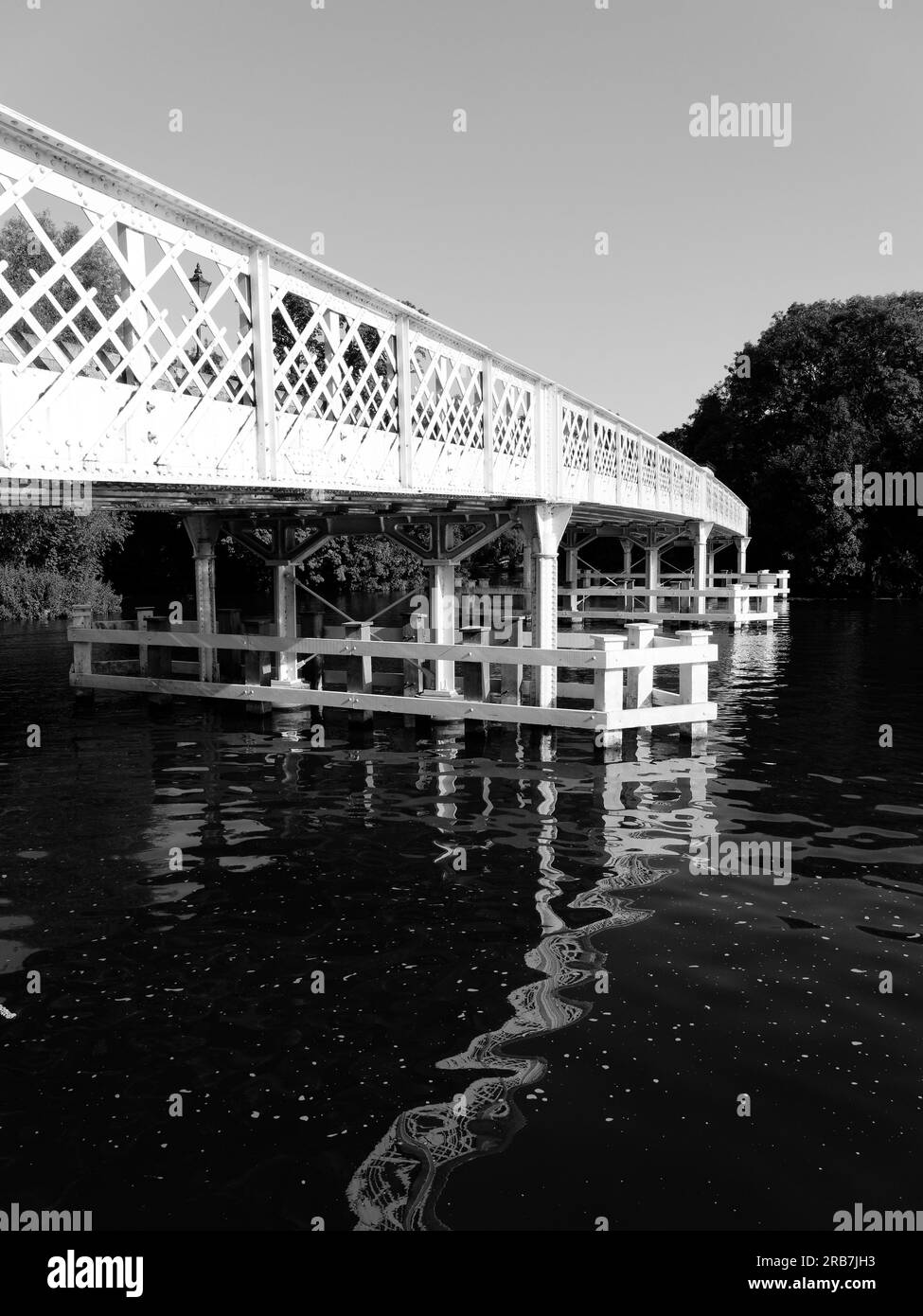 Black and white reading bridge landscape hi-res stock photography and ...