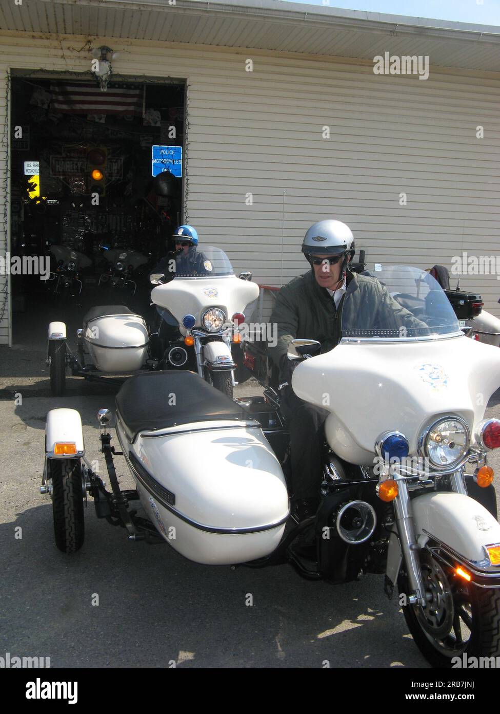 Secretary Dirk Kempthorne on visit to U.S. Park Police Special Weapons ...